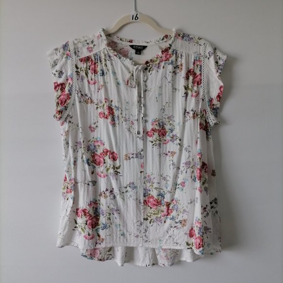 Buffalo David Bitton | Tops | Buffalo David Bitton Womens White Floral ...